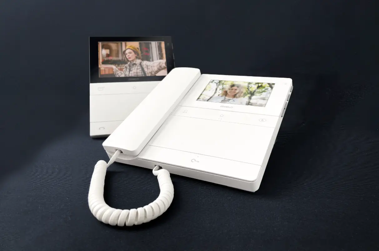 Discover The 2 New Comelit-Pac Logos Handsets And Monitors